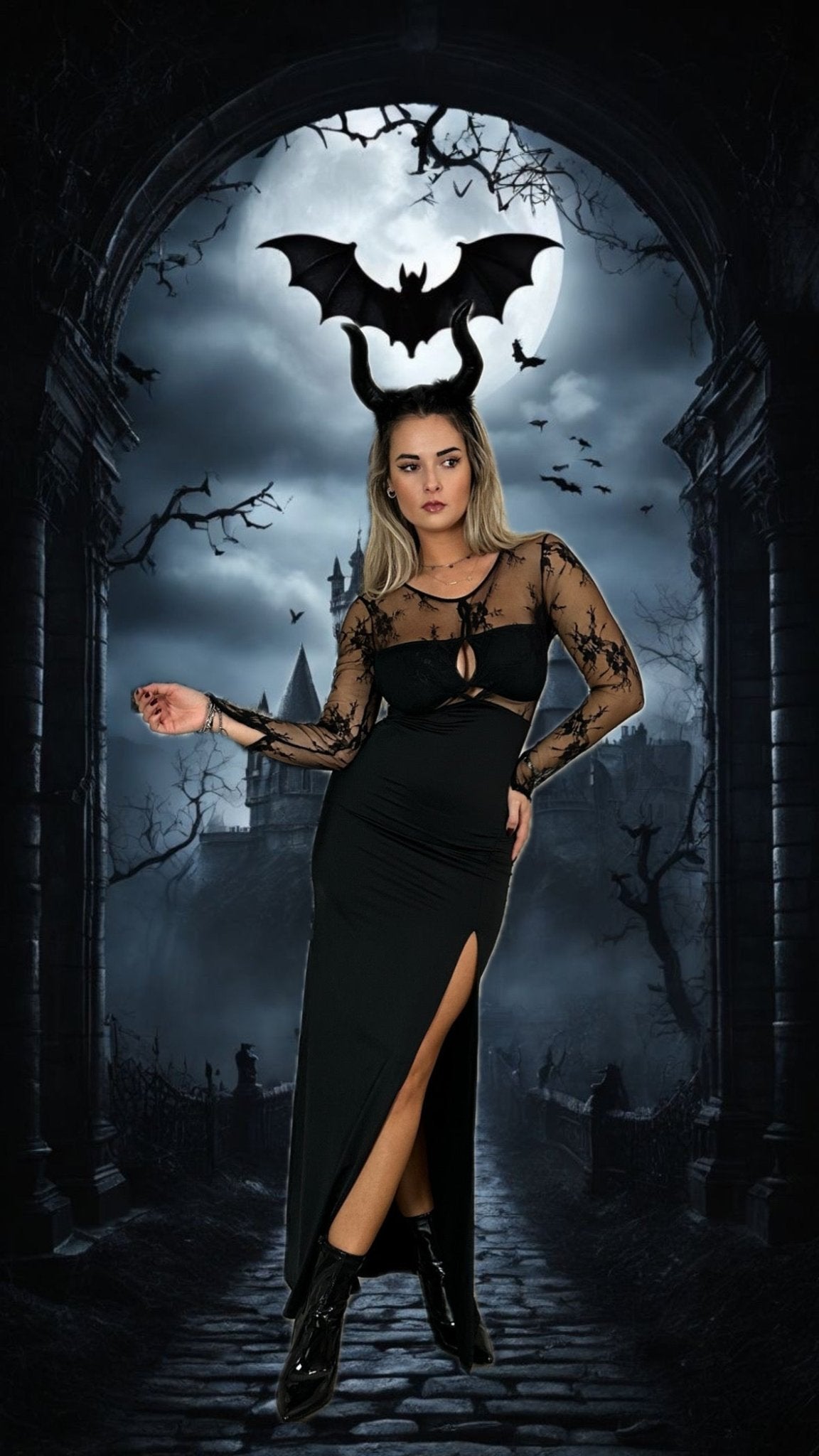 Vestito lungo con maniche velate, schiena scoperta e ricami in pizzo ...